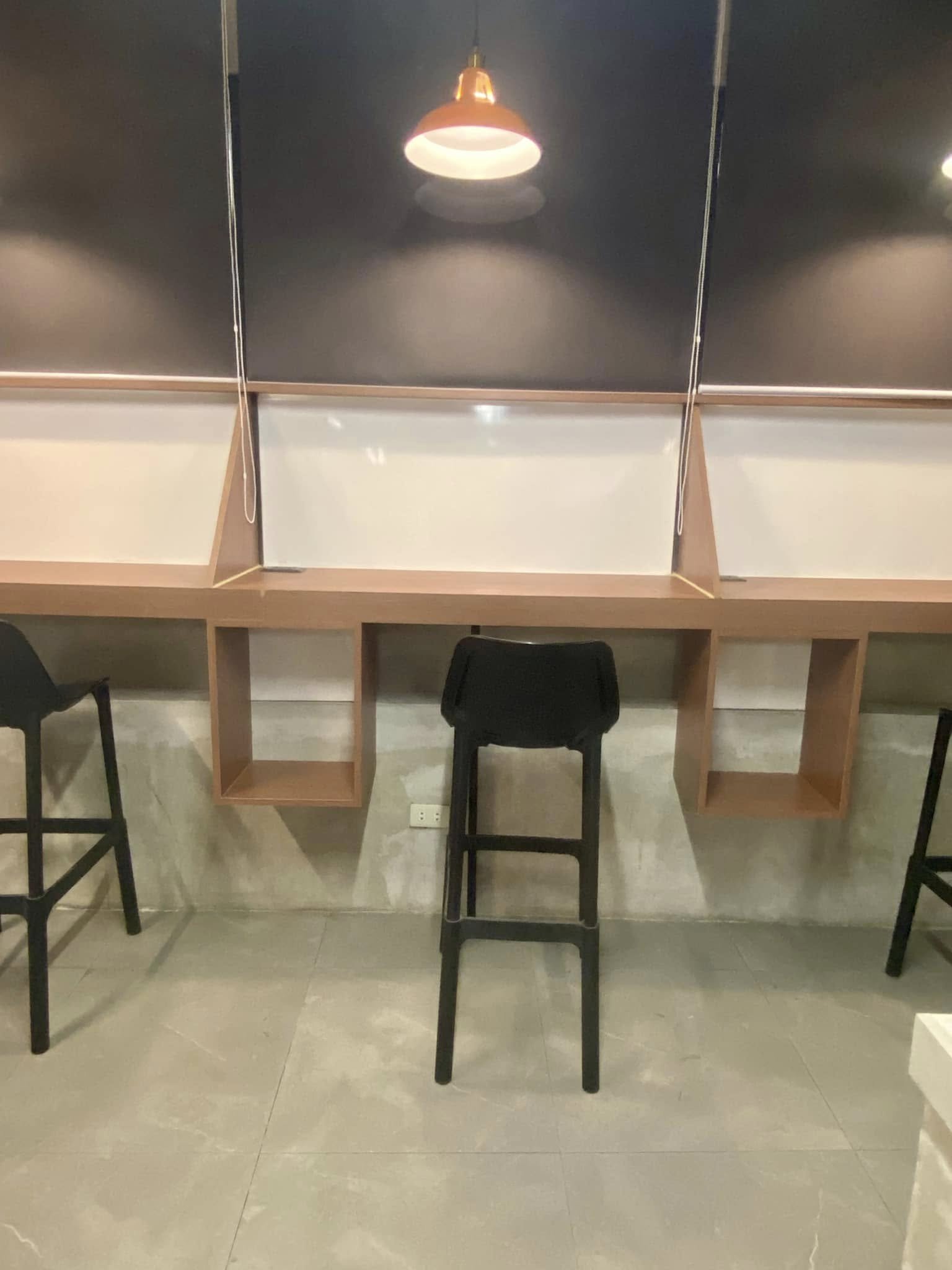 Studeo Spaces' New High-Top Desks: Conquer Your Studies: Experience